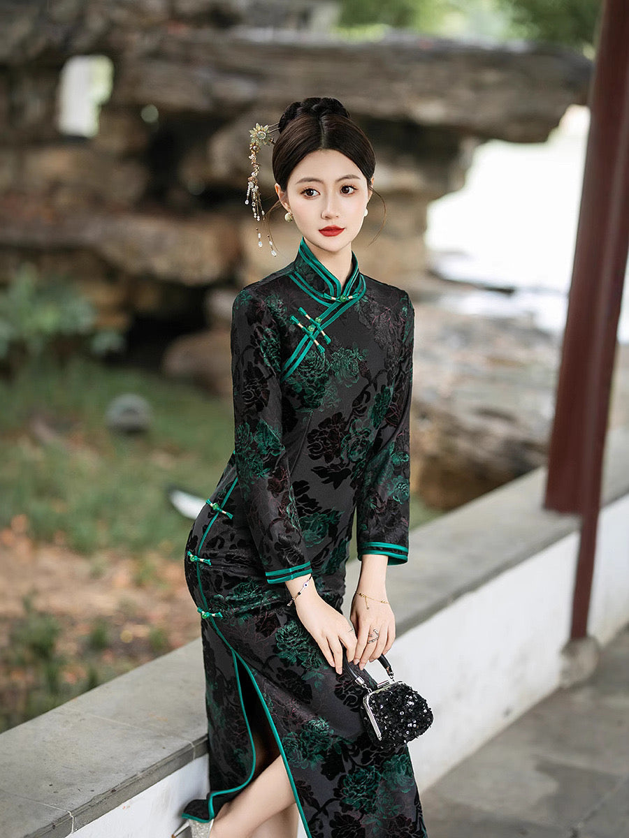 Modern Chinese qipao, Chinese Cheongsam, Ball Gowns – QipaoMood