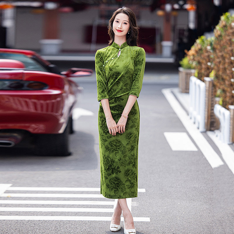 Modern Chinese qipao, Chinese Cheongsam, green floral qipao, Ball Gown ...